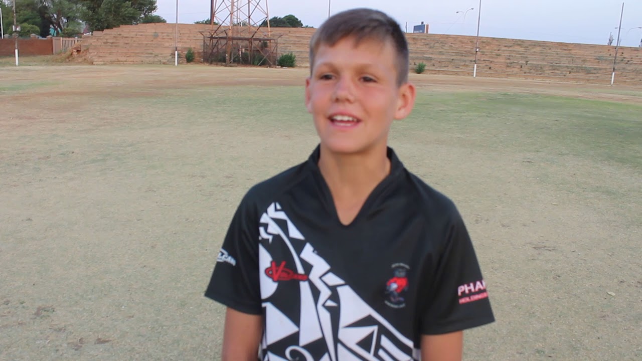 Junior Owls crowned league champs - YouTube