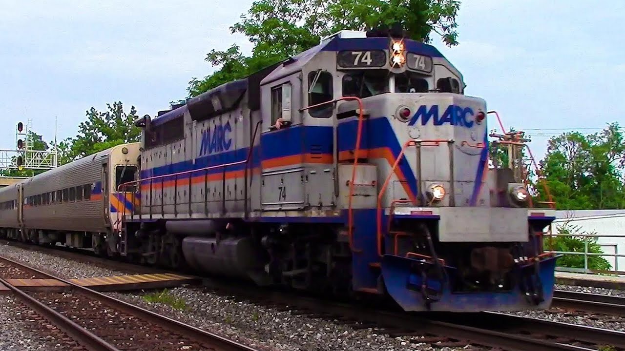 Old School EMD GP39H-2 #74 Pulls and Pushes MARC Train - YouTube