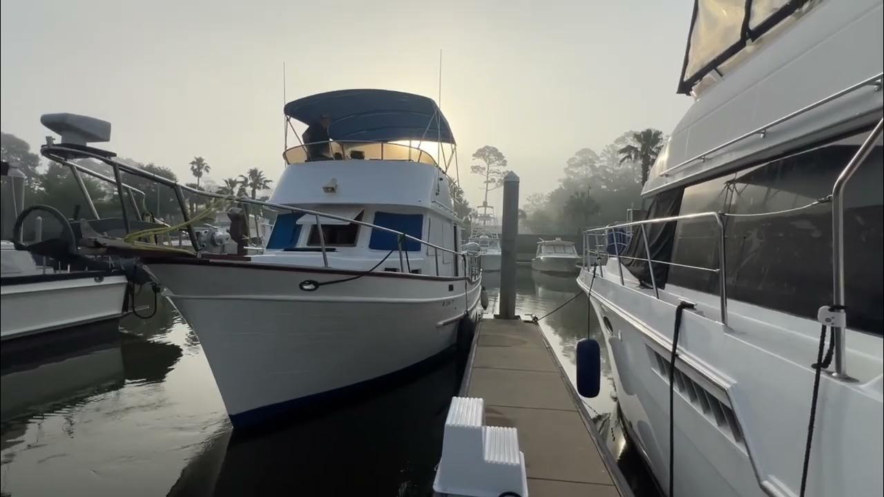 Boating 101 first Solo boat docking!!!! 37’ Single screw Trawler Boat docking with bow thruster ...