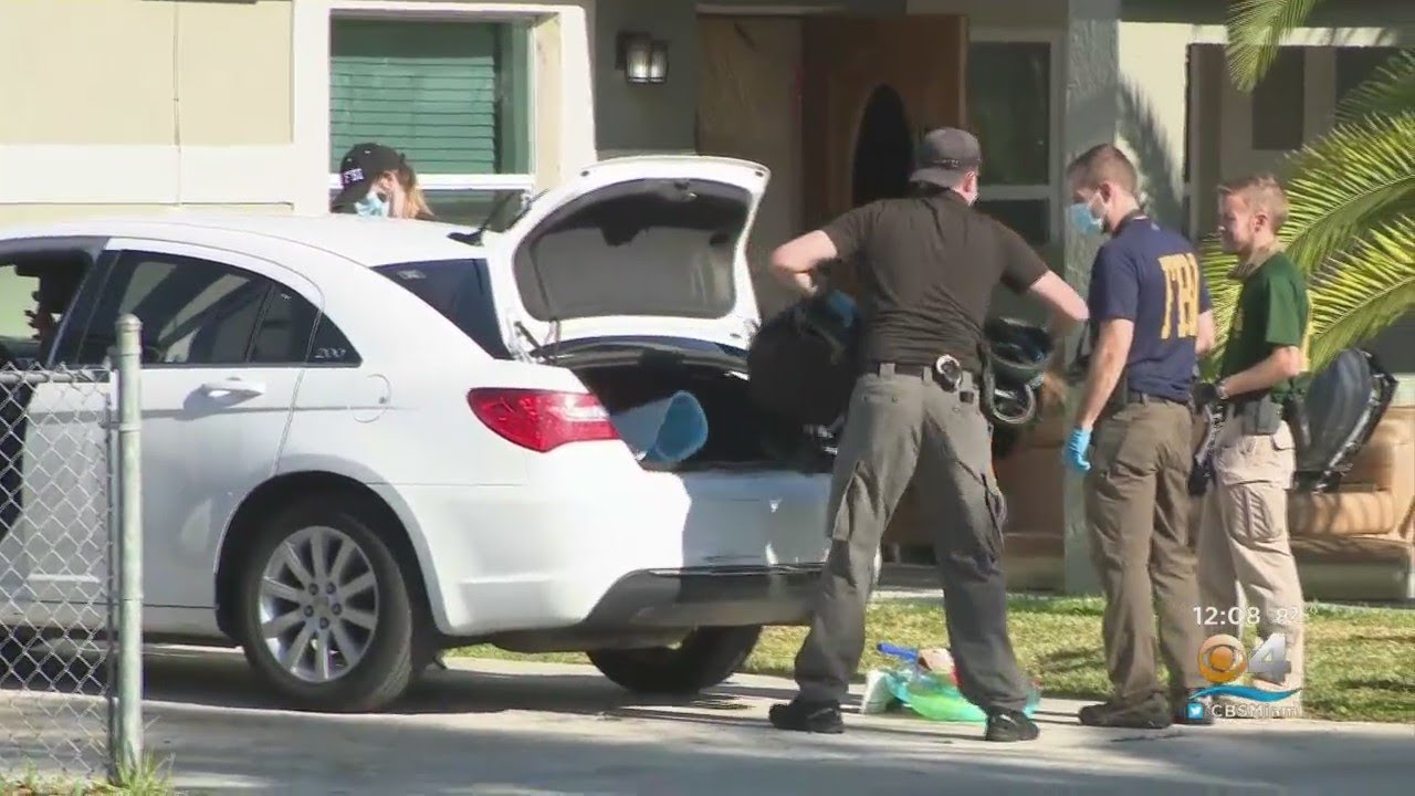 Heavy Police Presence At Hollywood Home - YouTube