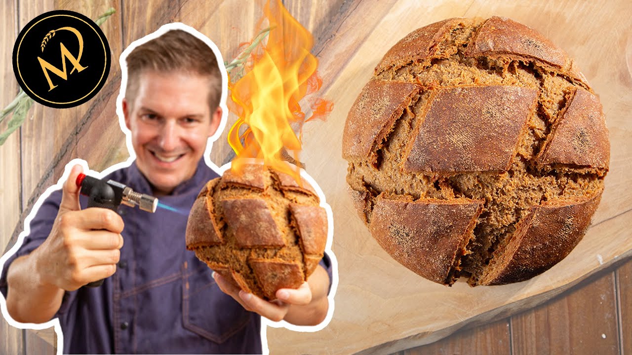 Gersterbrot mit abgeflämmter Kruste - Feuerkrustenbrot aus ...