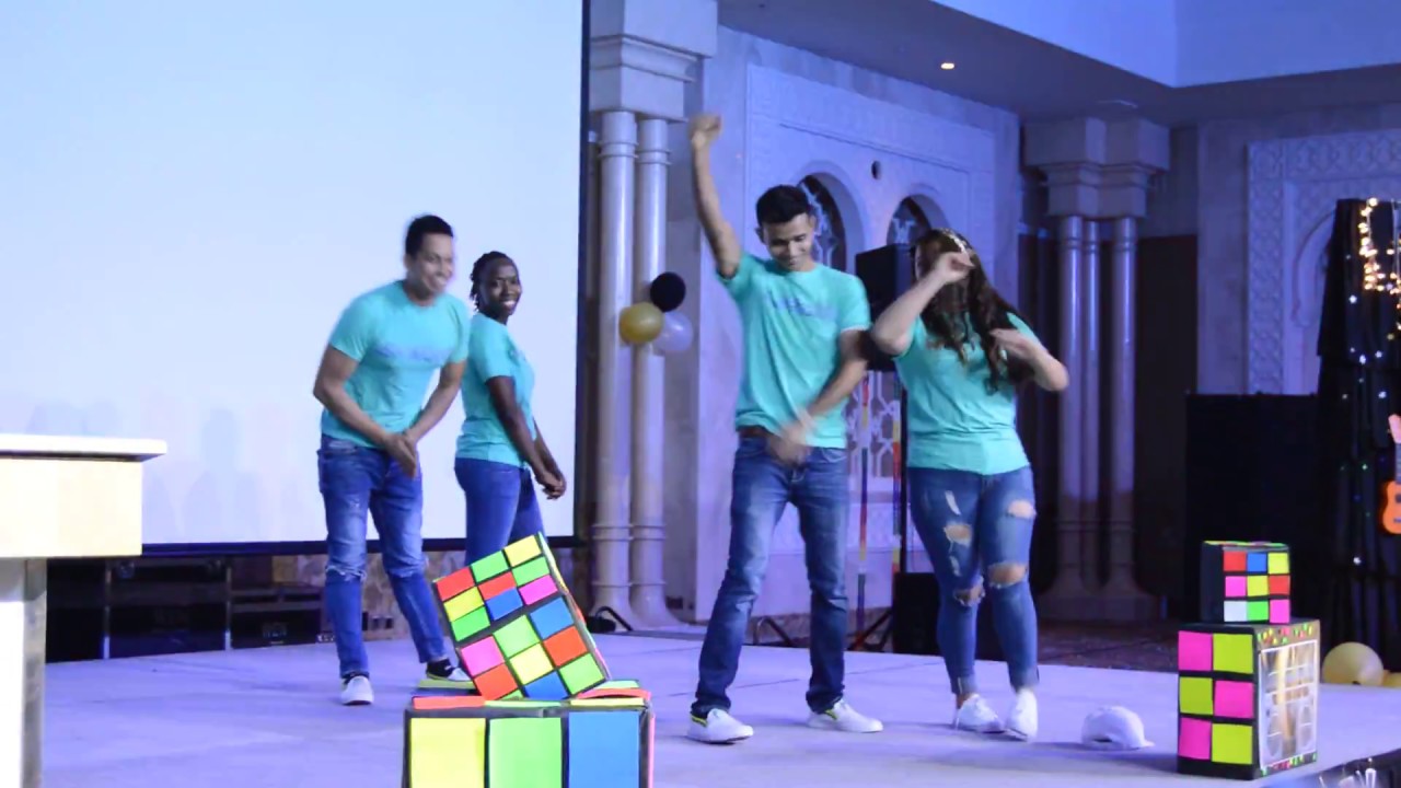 How chefs Dance on Stage - YouTube