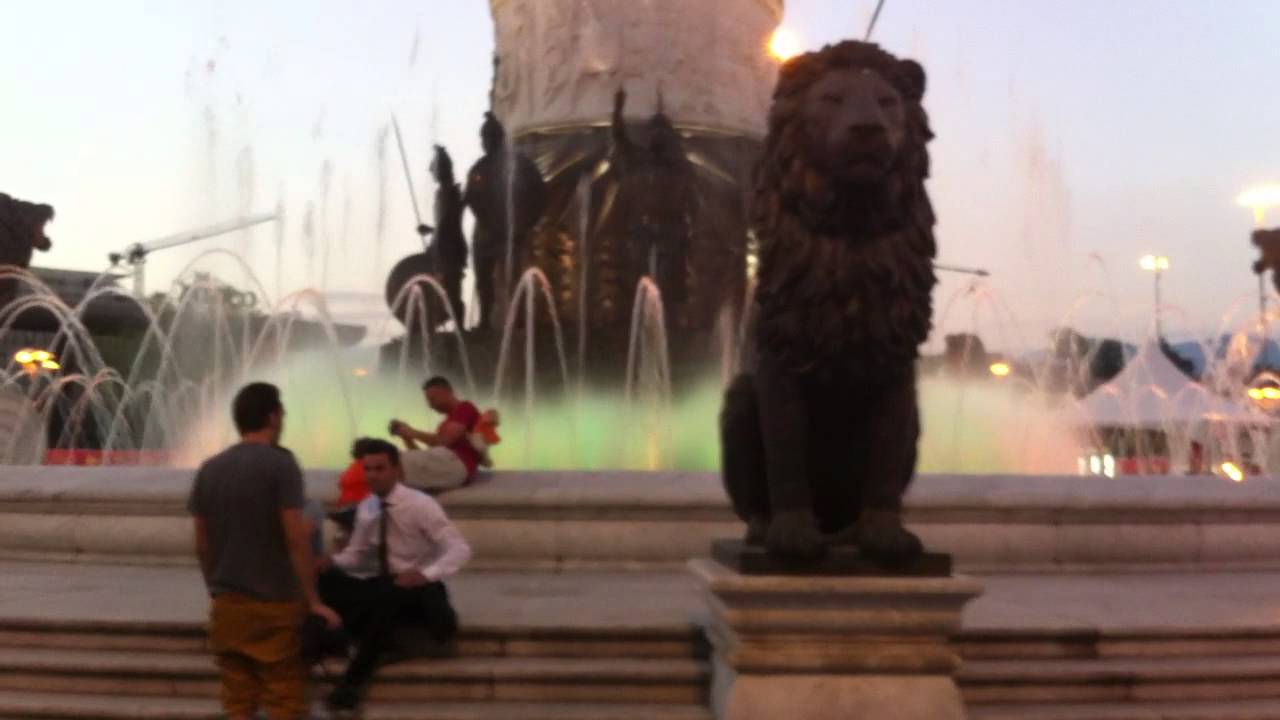 Makedonya Üsküp Büyük İskender Heykeli (Macedonia Skopje) - YouTube