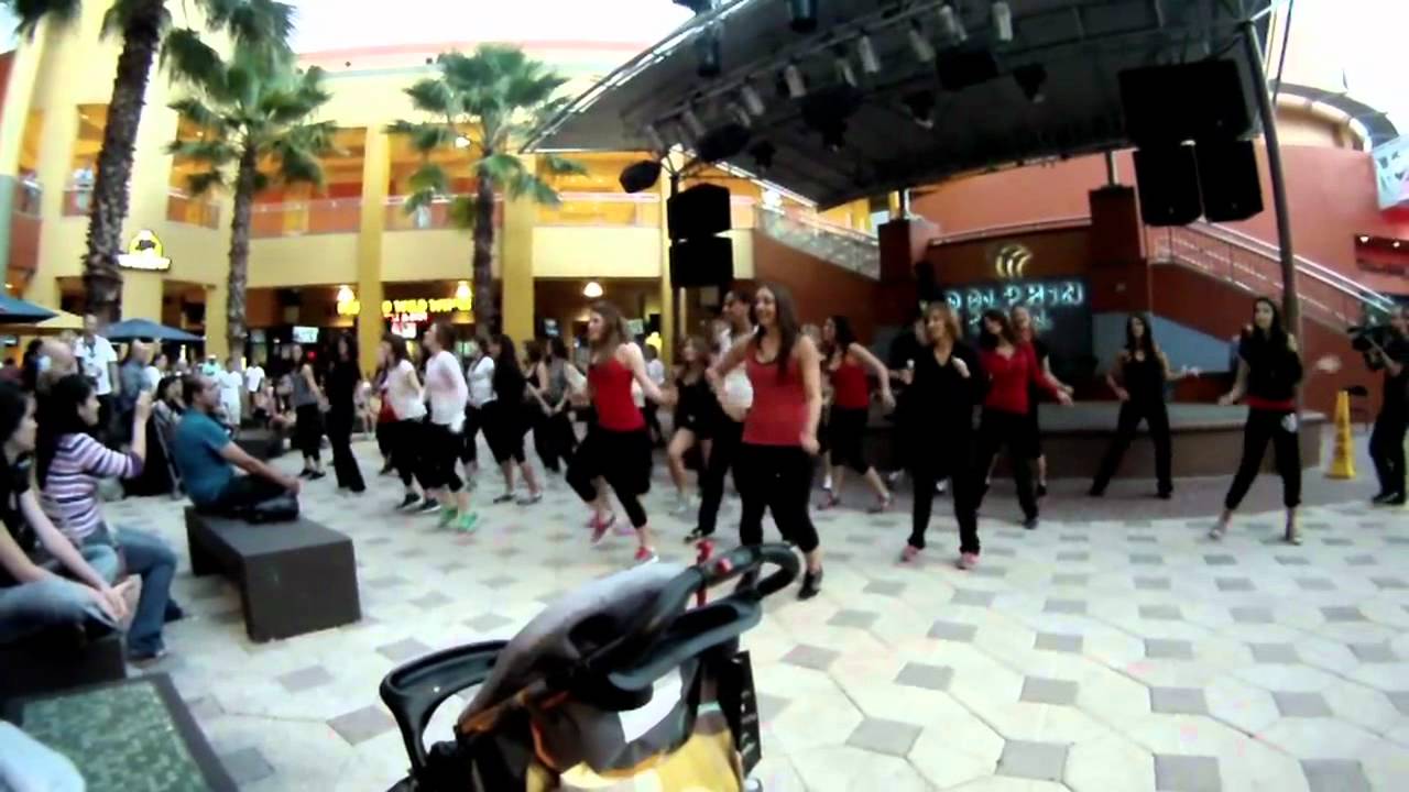 JAY MARCOS VS FLASHMOB AT DOLPHIN MALL - YouTube
