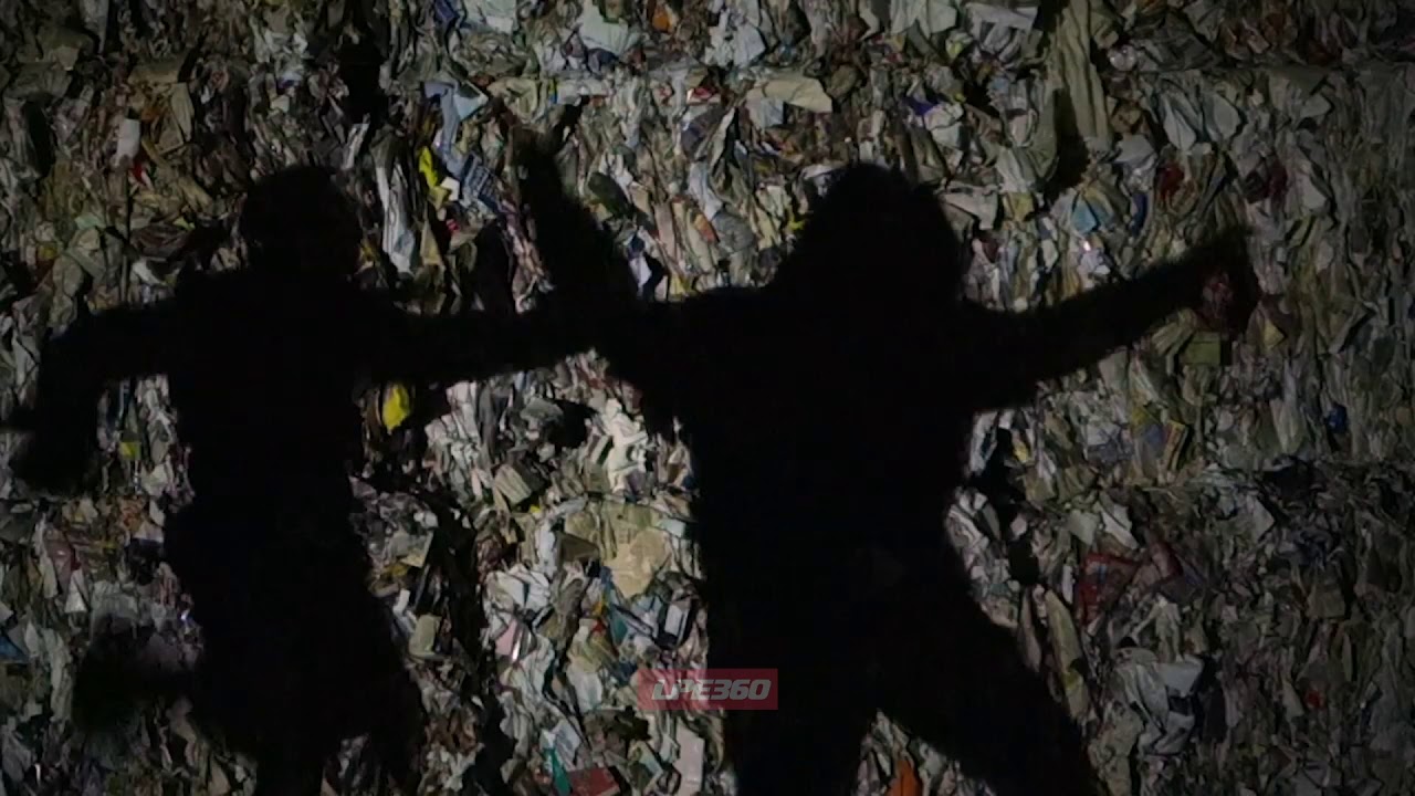Gas mask dancers - YouTube
