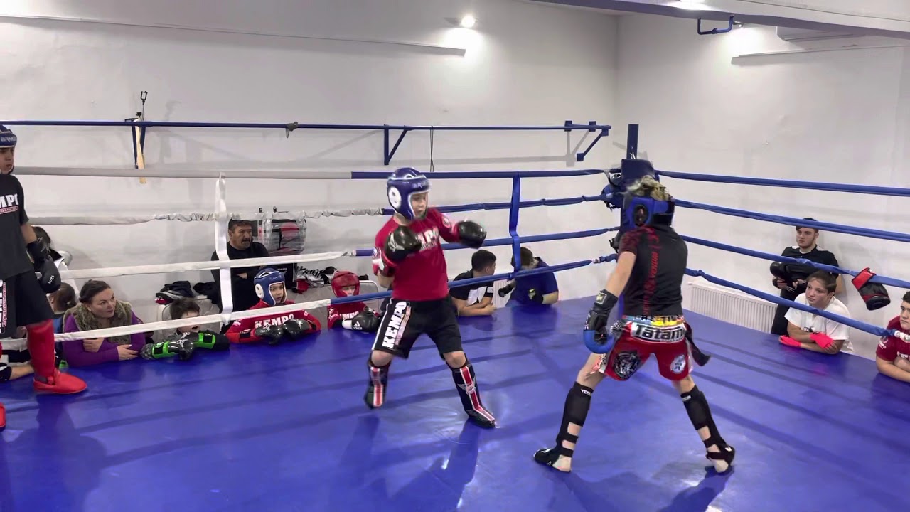 Edwin Petrea kickboxing - YouTube