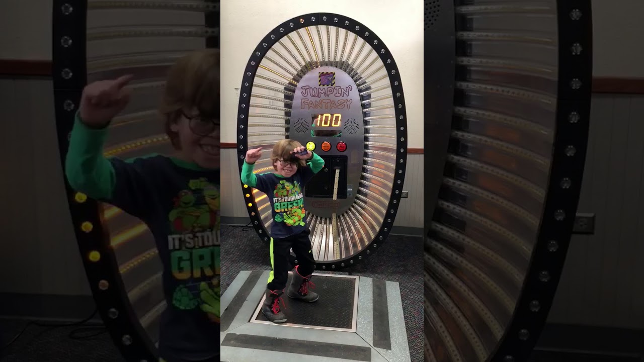 Jumping Fantasy Chucky Cheese - YouTube