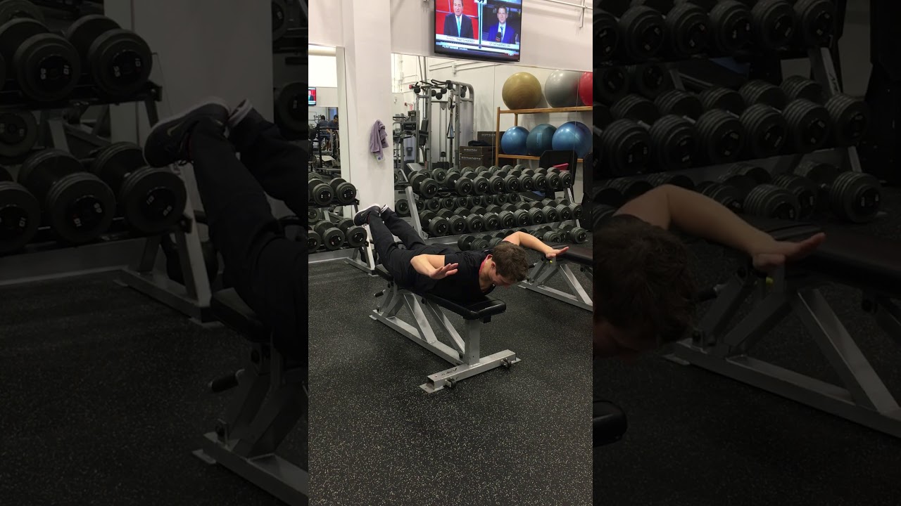 Bench Supermans - YouTube