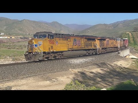 Railfanning Tehachapi ft UP 7322 - YouTube