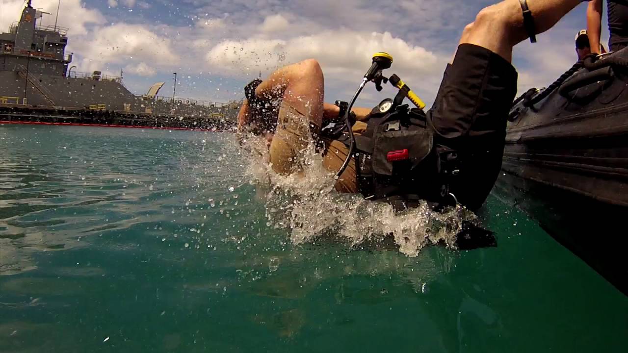 Canadian Armed Forces Combat Divers and Clearance Divers at RIMPAC 2016 ...