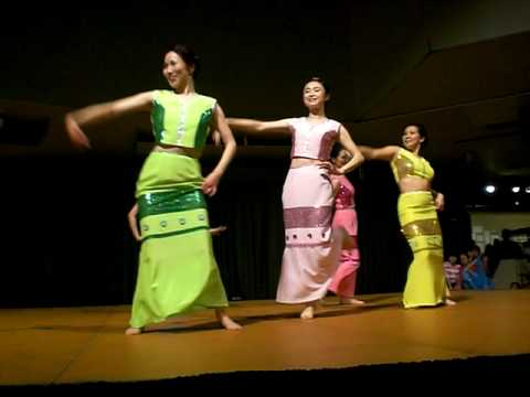 Chinese Women dance Folk Ballet - YouTube