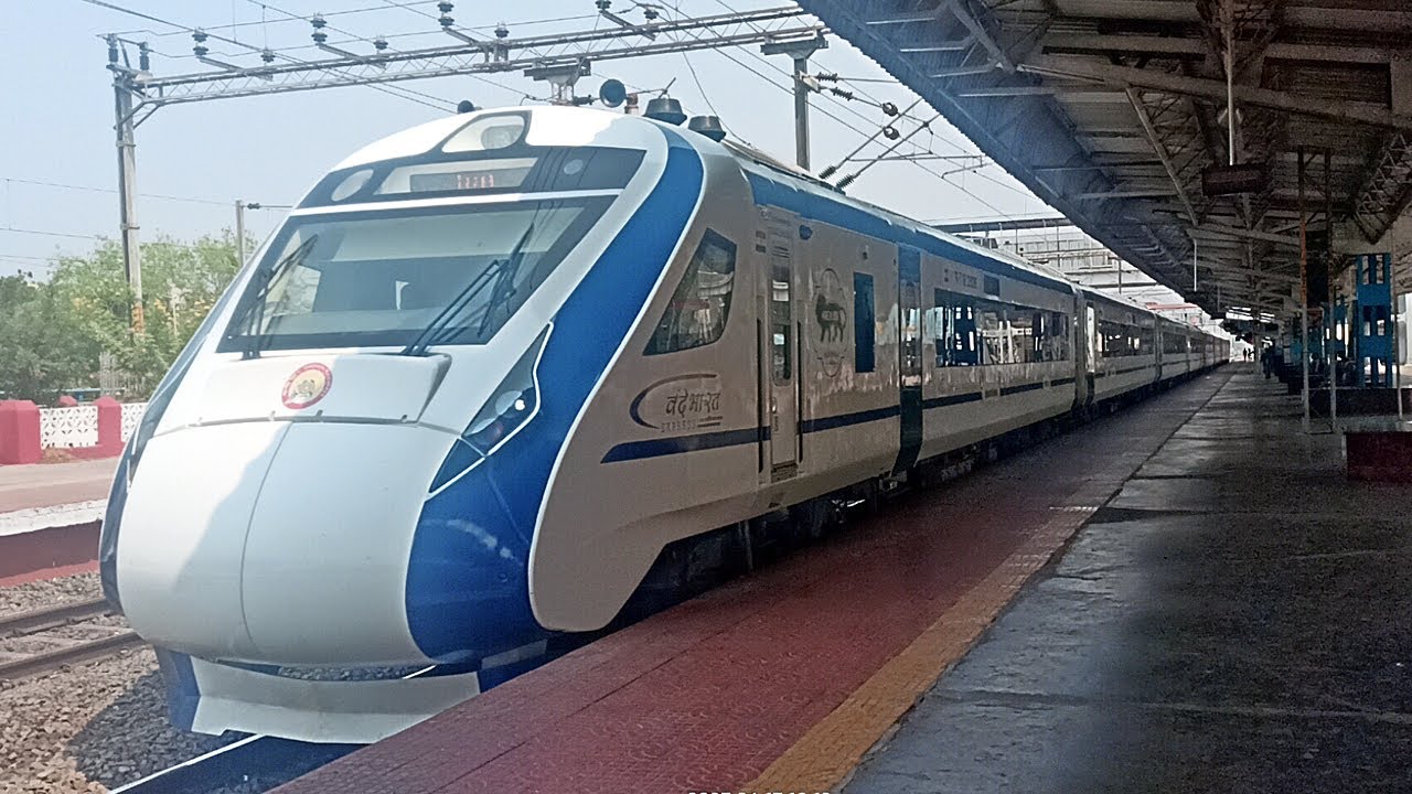 Terrific Honking Vande Bharat Express furiously Skipping Tenali ...