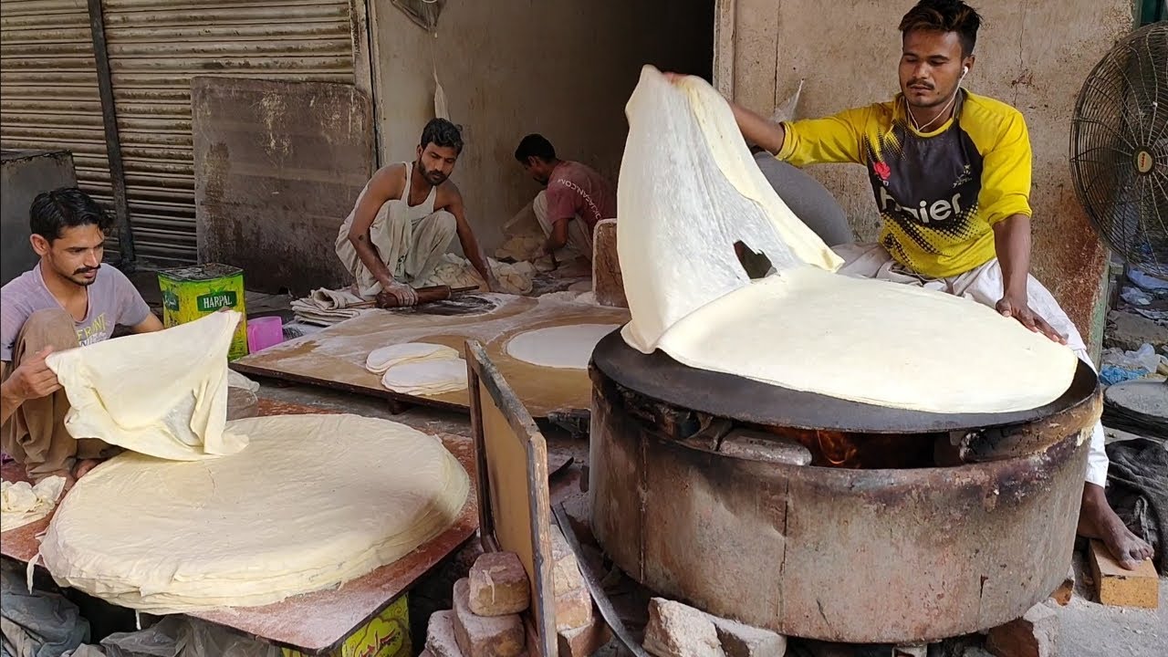 Amazing Rumali Roti | Biggest Rumali Roti Making | Street Food - YouTube