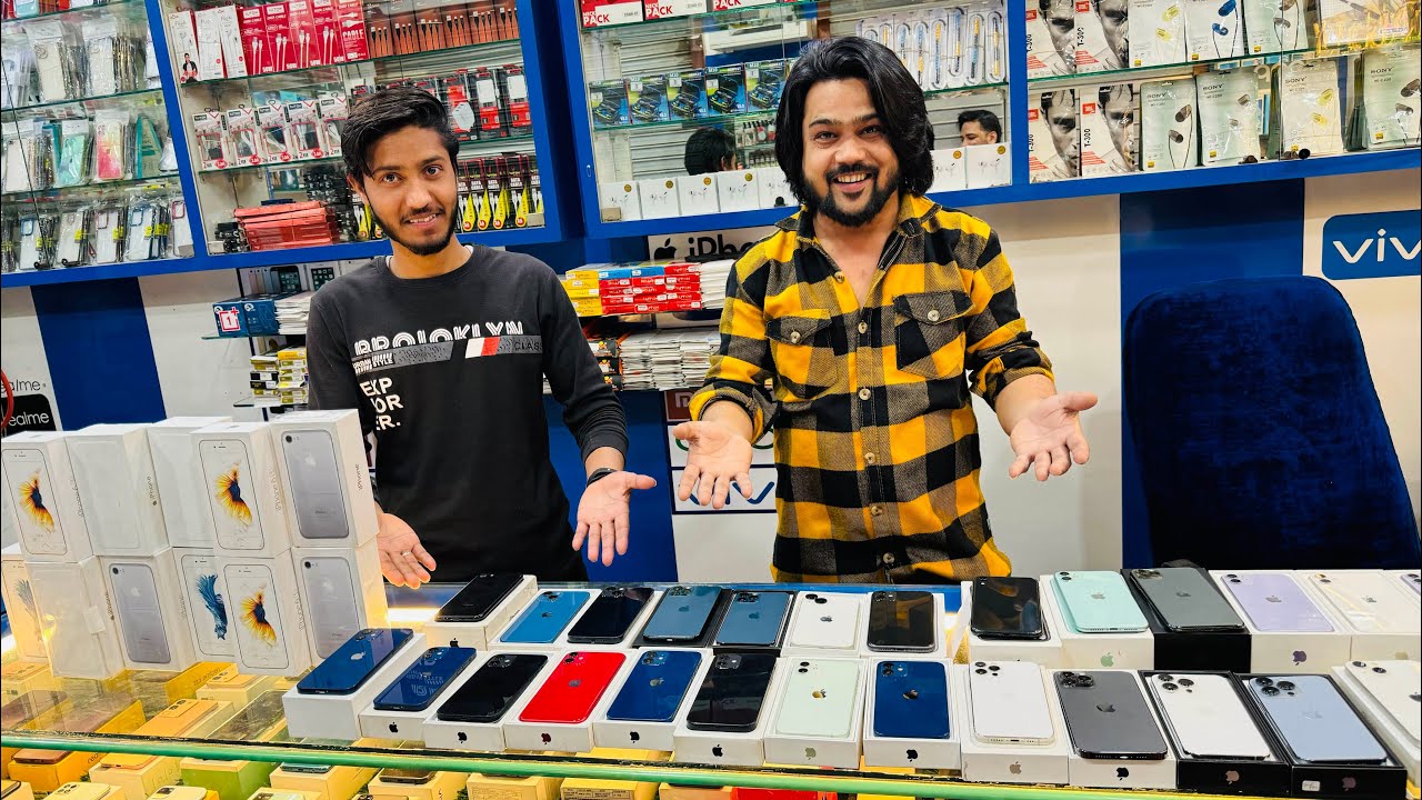 सबसे सस्ता iPhone 😱 Biggest iPhone Sale Ever 🔥| iPhone Market Chandpur Sameer Mobile World (2024 ...