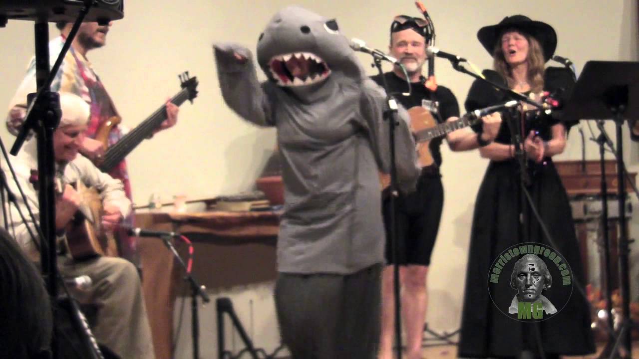 Halloween '14 at The Monstrel, er Minstrel - YouTube