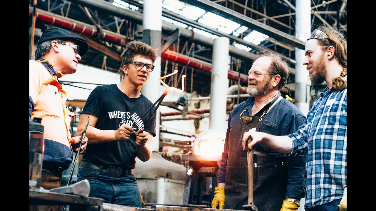 Making a Striking Anvil :EP 26 The Alec Steele Show - YouTube