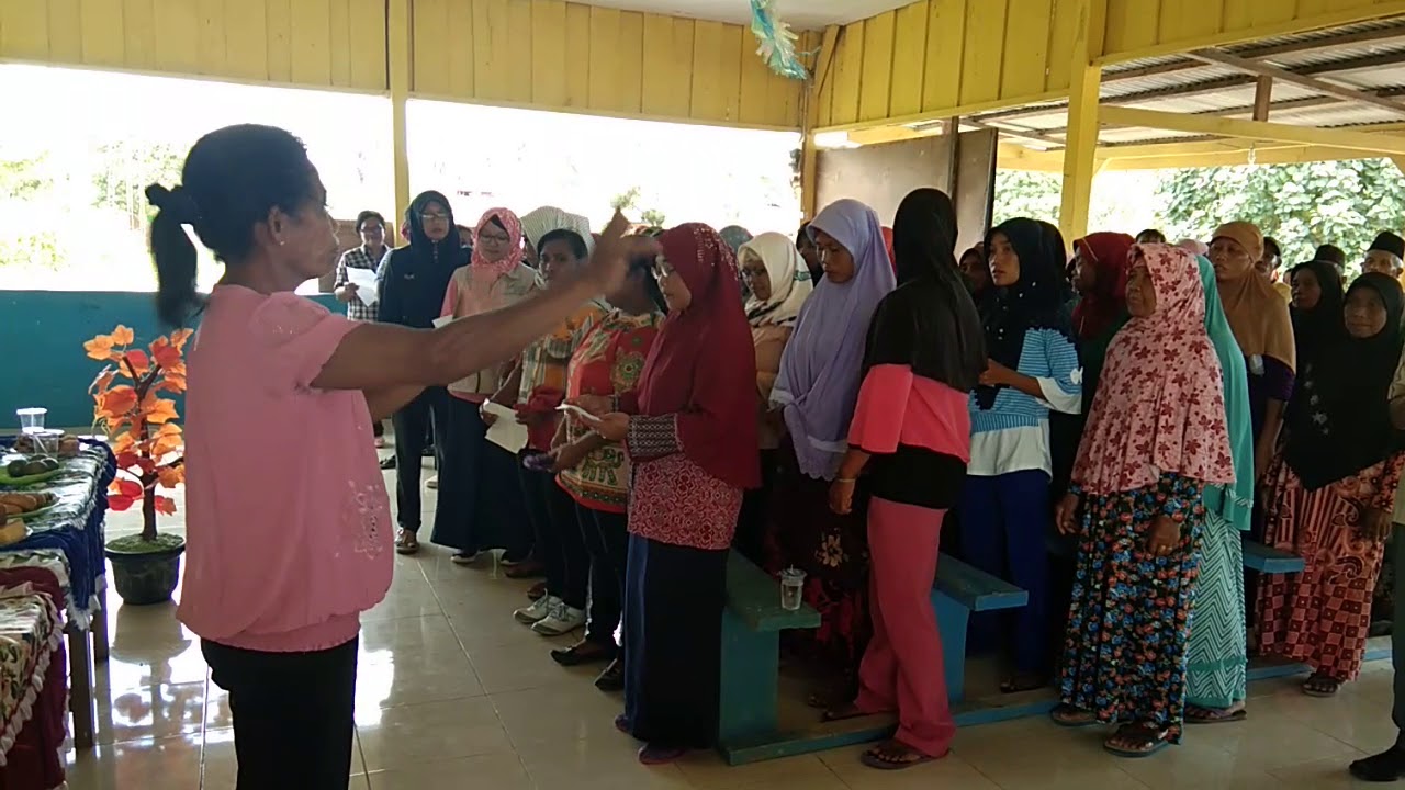 Mars PKH oleh ibu" KPM Kec. Seram Utara Timur Seti Kab. Maluku Tengah ...