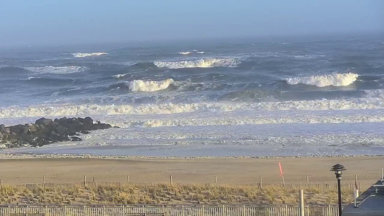 Huge Surf in Rockaway Beach - YouTube