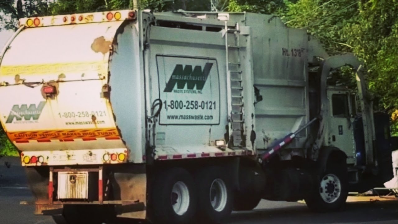Massachusetts Waste Systems/ Mack MRU McNeilus Atlantic Front loader ...