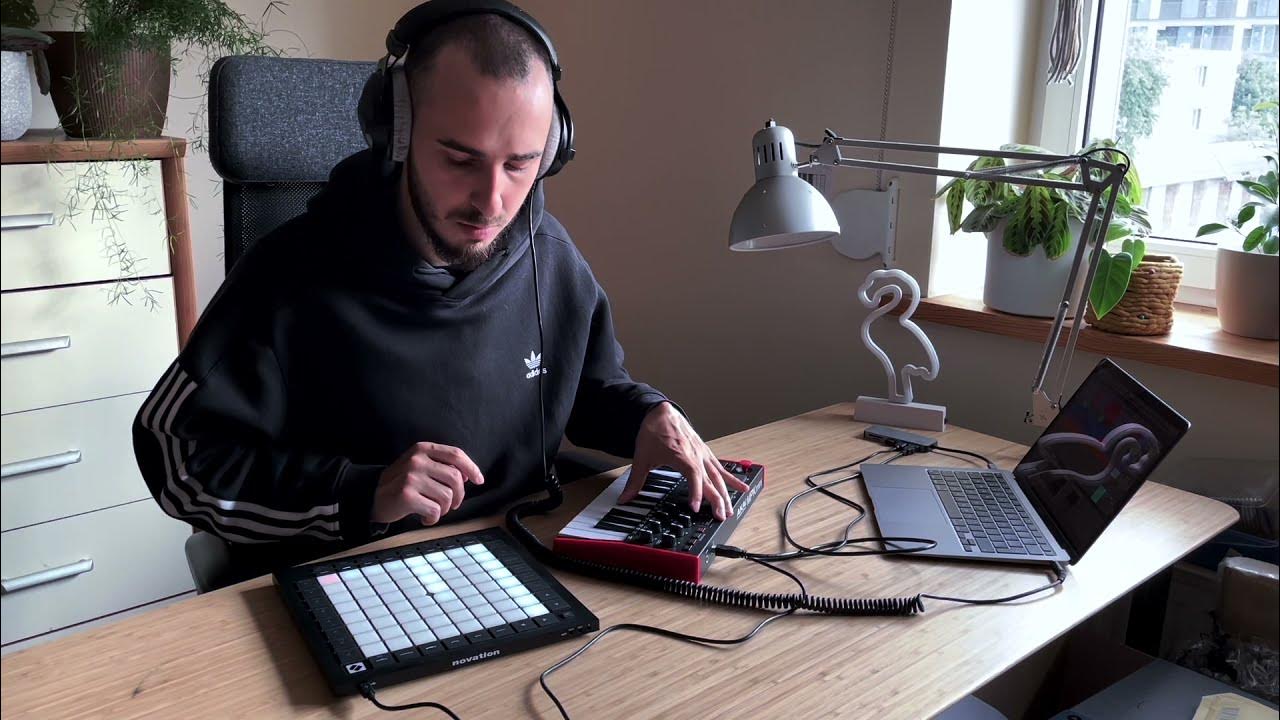 Ableton Live Techno Performance With Akai Mpk Mini Mk3 And Launchpad Pro Mk3 Youtube