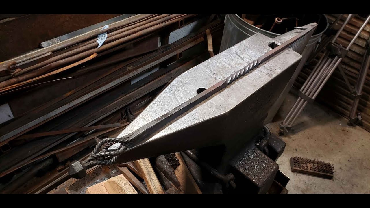 How to forge Fancy Blacksmith Basket Handle (4 rod twist). #1 - YouTube