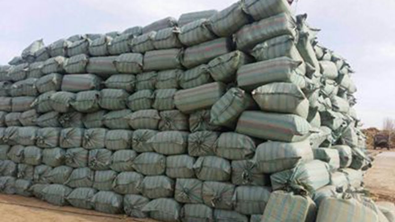 Square bale silage machine vaccum packing corn silage - YouTube