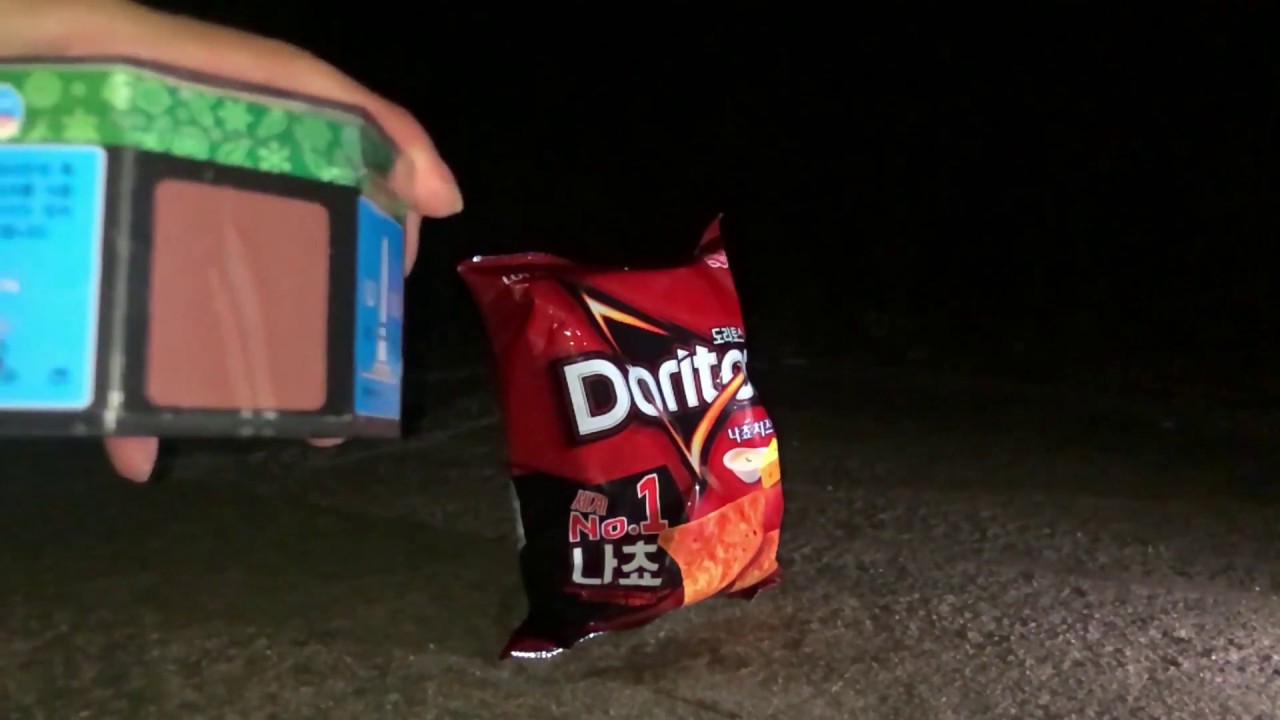 [asmr] Doritos FIRE MUKBANG 불장난 burning Doritos! - YouTube