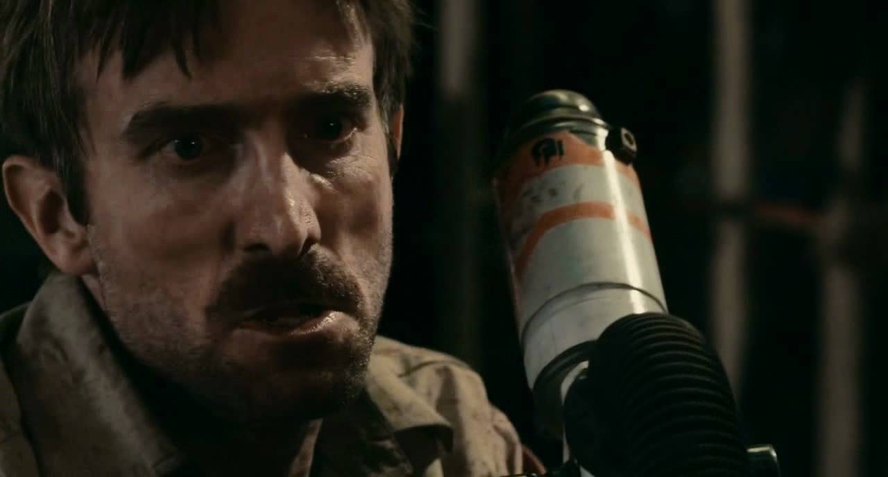 District 9 - I want that fucking arm :O - YouTube