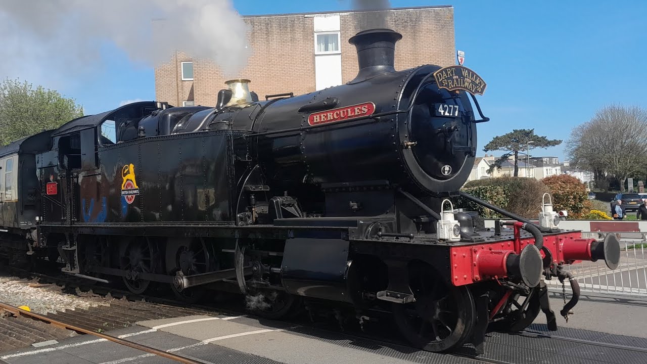 GWR Class 4277 heads away from Paignton for Kingswear - YouTube