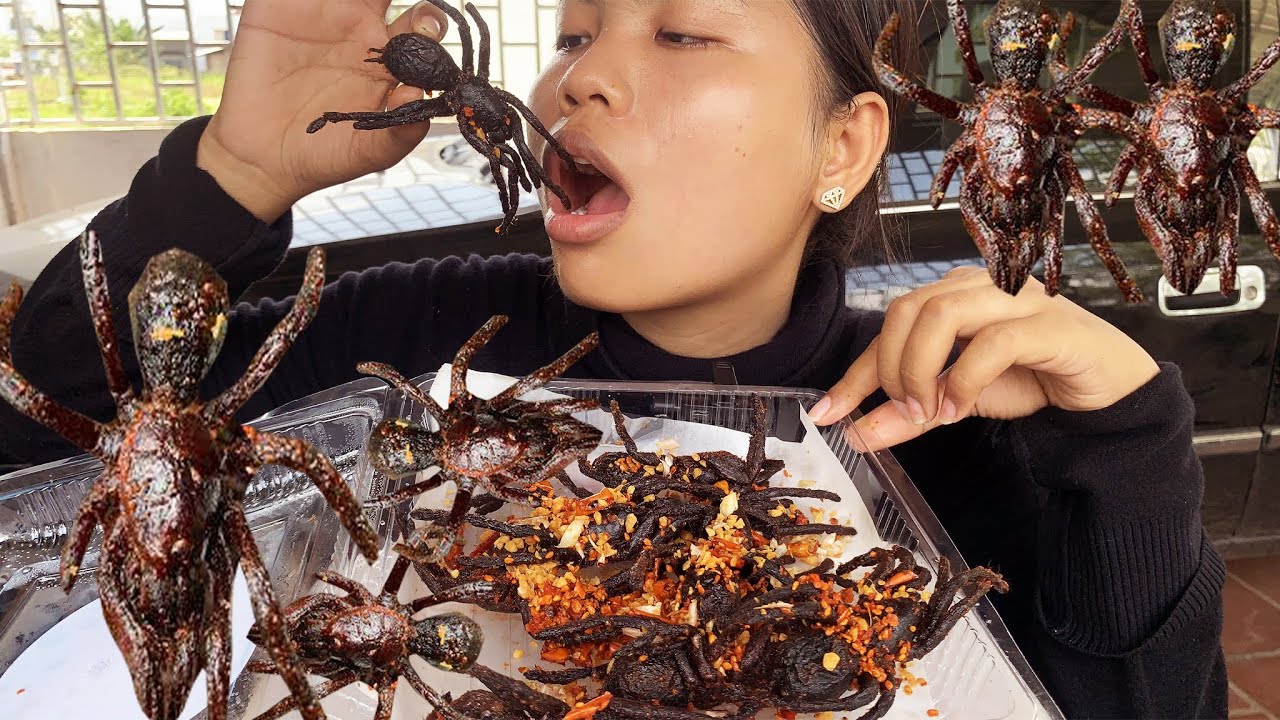 Wow Amazing eat big spider looks so delicious - YouTube
