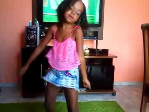 Duda dançando anitta - YouTube