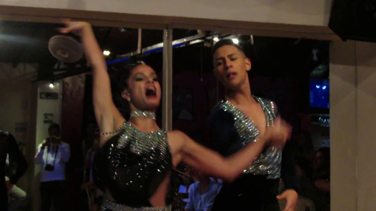 Edwin Molina y Laura Serna - YouTube