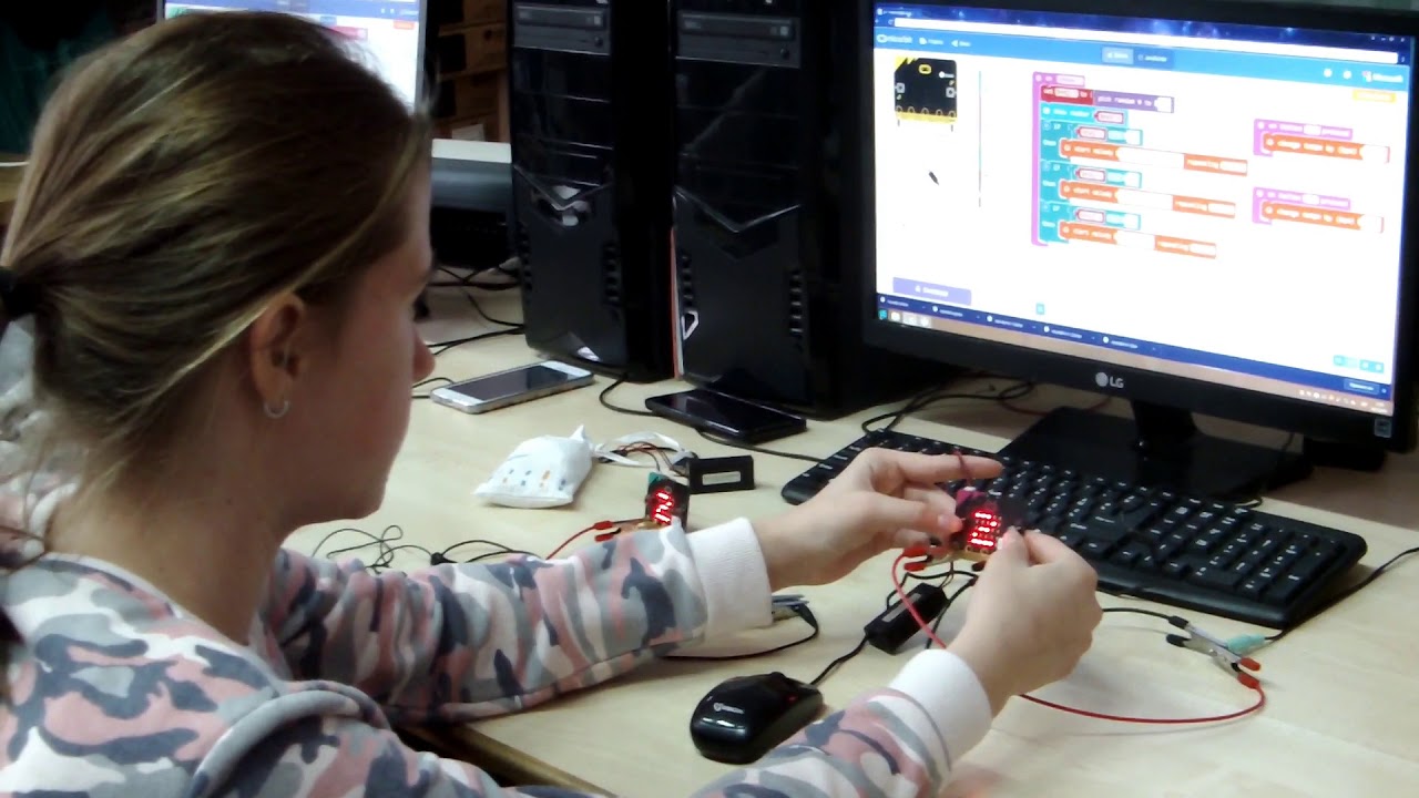 Micro-bit uredjaj - YouTube