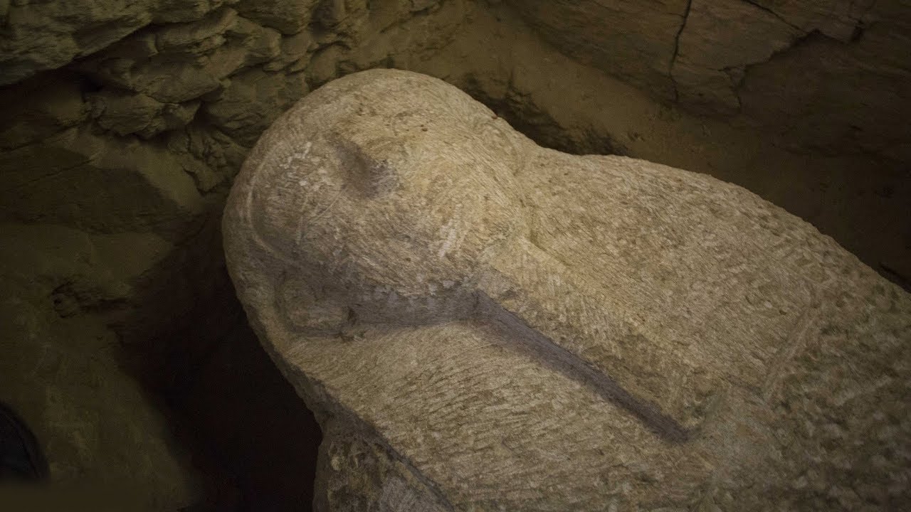 Archaeologists discover 40 mummies inside body-shaped stone coffins in ...