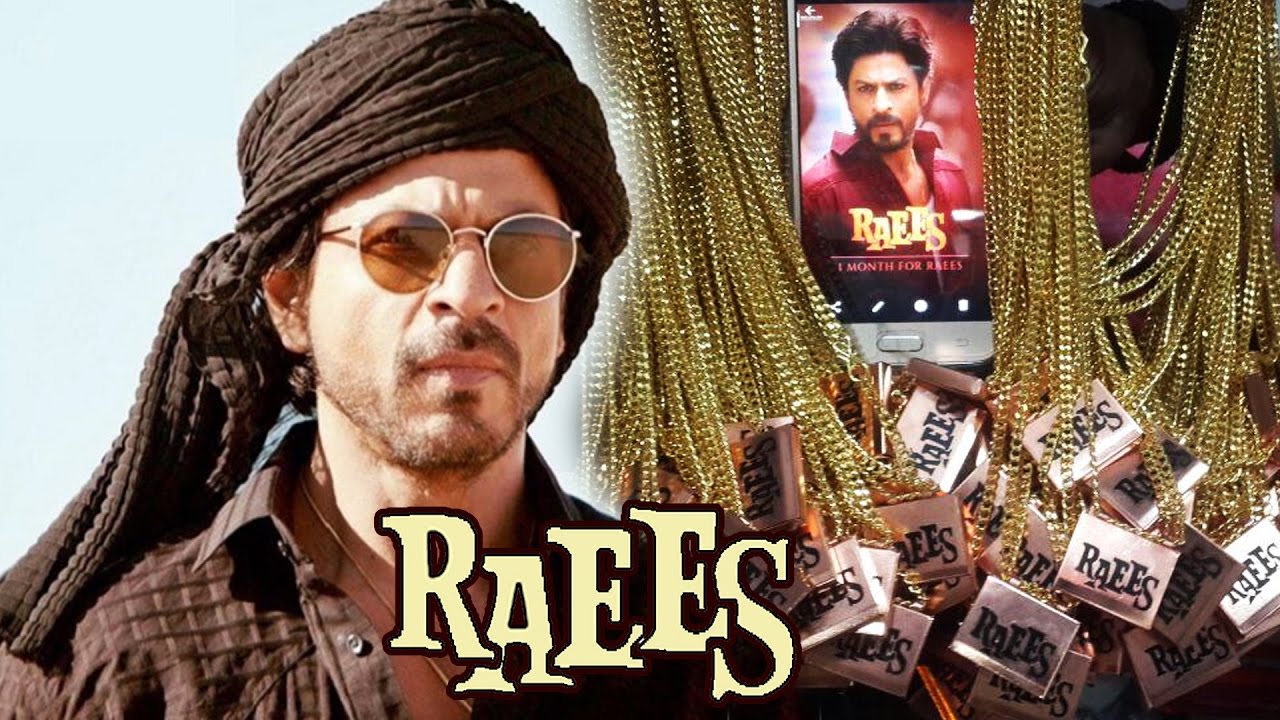 Shahrukh Khan's RAEES LOCKETS Are Out For SALE - FANS Go CRAZY - YouTube