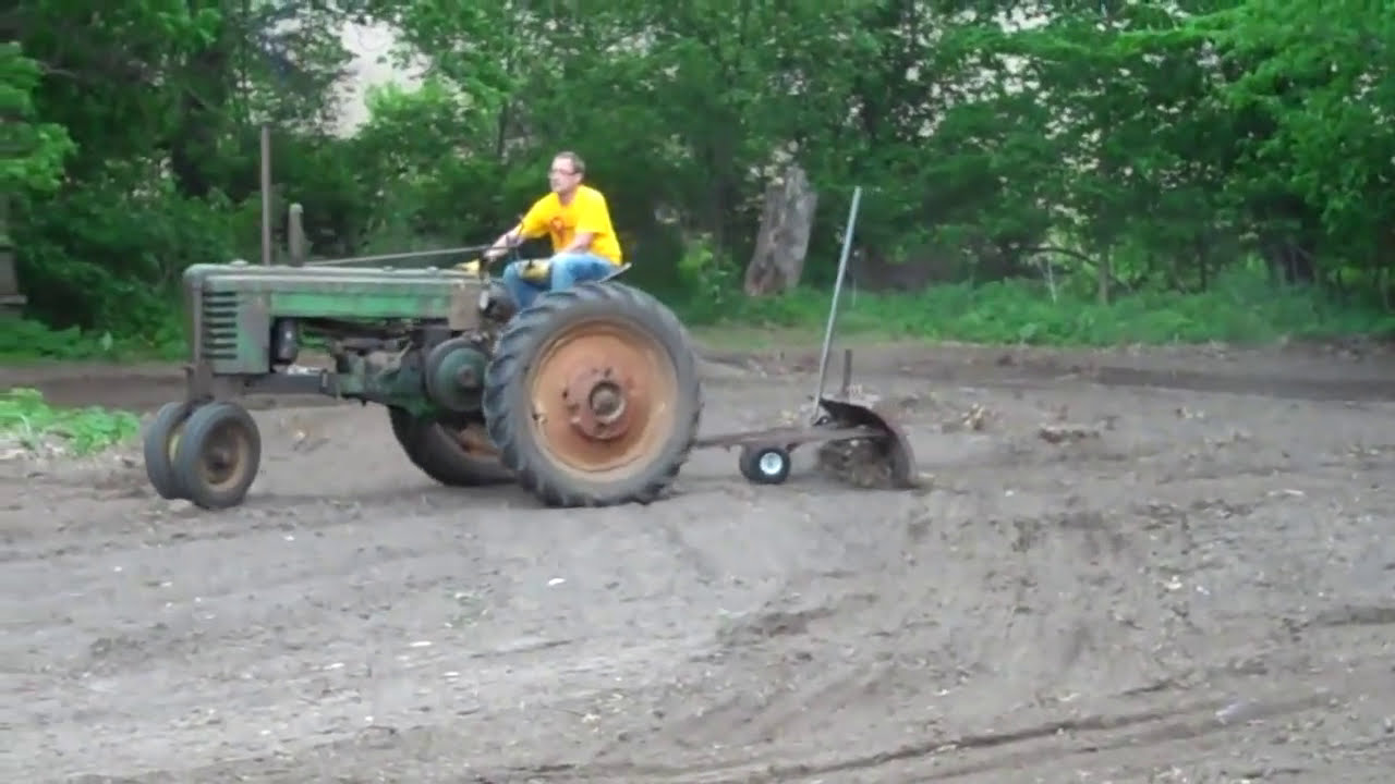 Grading with John Deere B and Pull Blade - YouTube