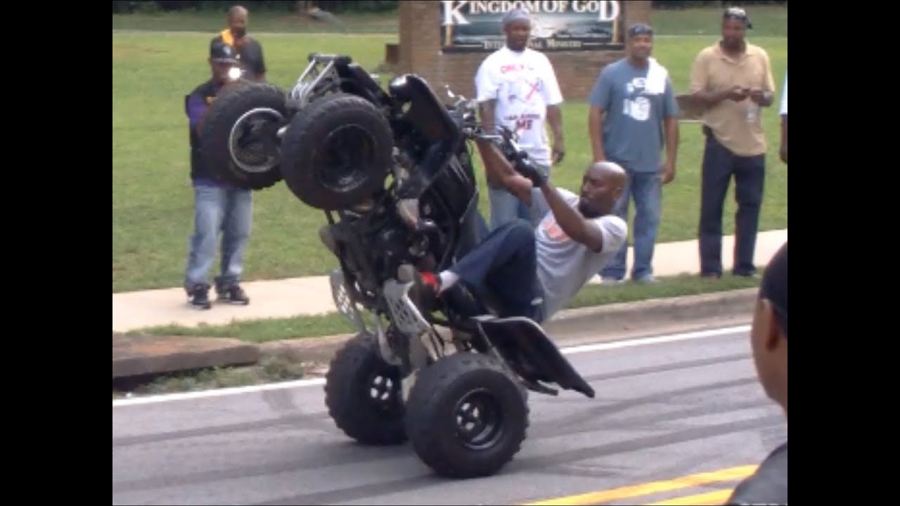 ATV Stunts in the Hood - YouTube