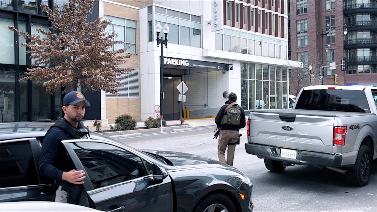 Federal agents on a regular day in the District of Columbia - YouTube
