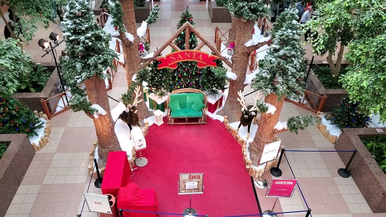 SANTA'S CHAIR AT THE MALL | 458 - YouTube