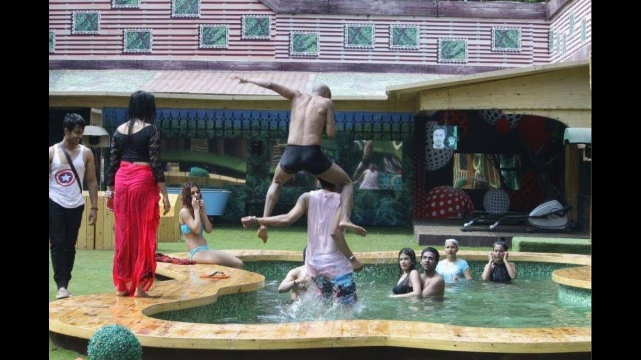 बिग बॉस में Pool Party, बिकनी गर्ल ने लगाई पानी में आग| Bigg Boss-11 ...