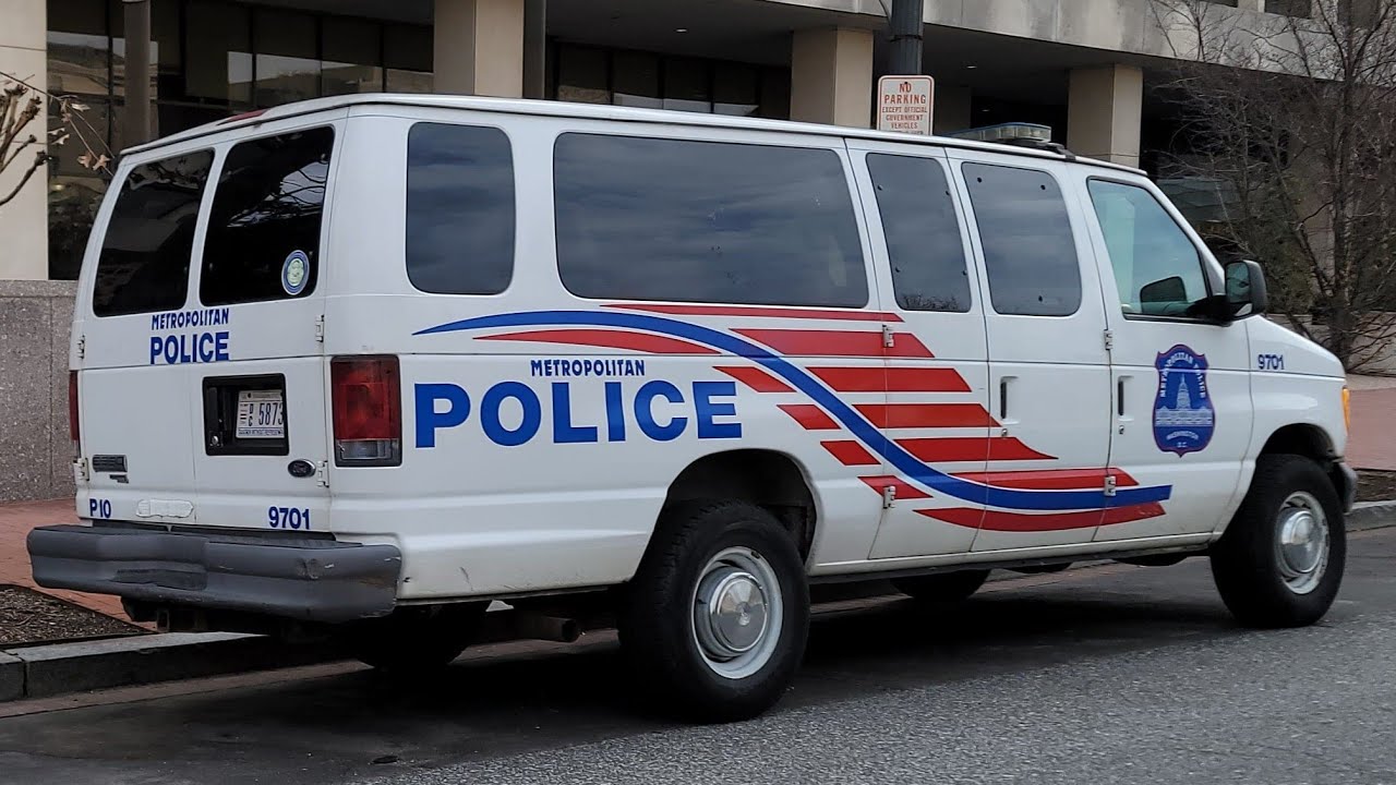 Metropolitan Police PIO Van Parked Outside The Federal Tax Building In ...