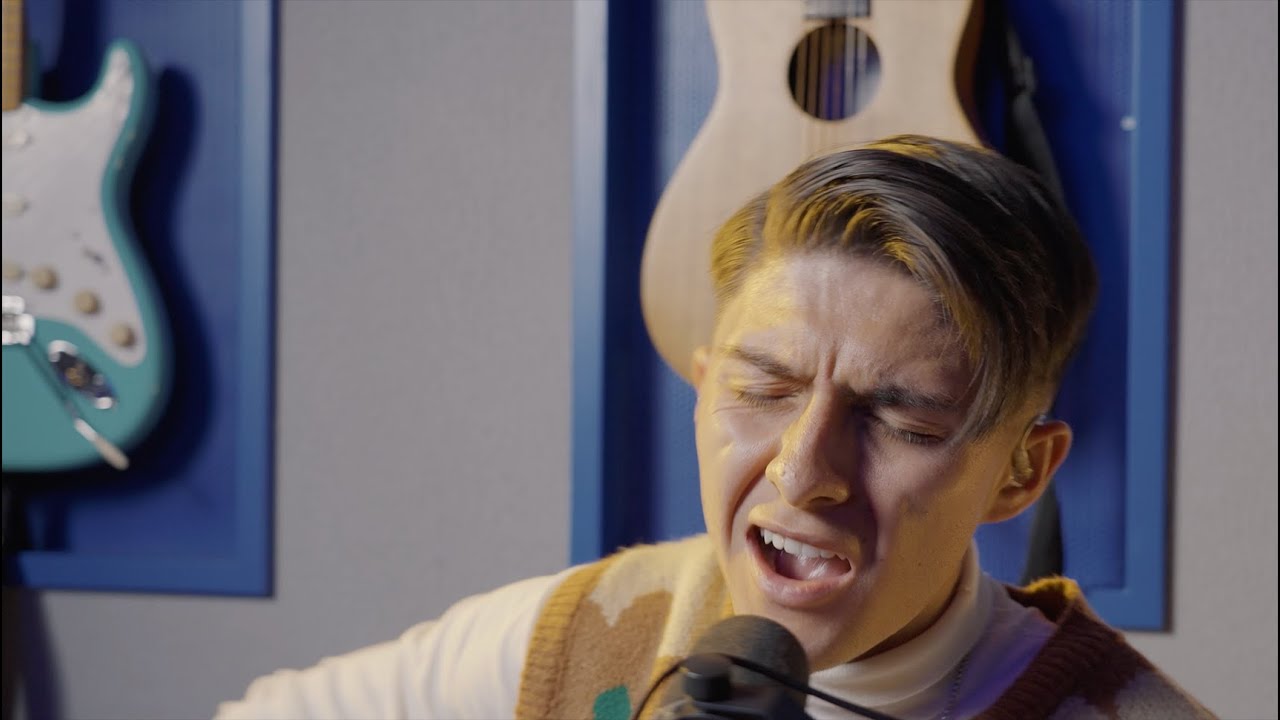 Alex Ponce - Plan Acoustic // The Blue Lounge Sessions - YouTube