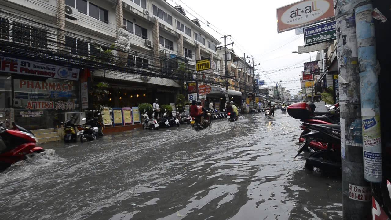 Flood in Pattaya, Thailand, February 16th, 2016 - YouTube