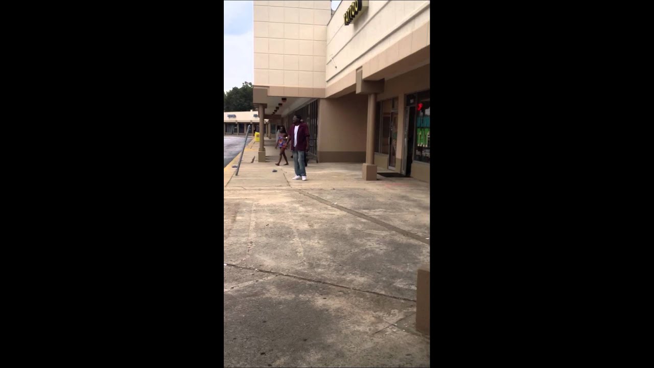 Girls Fighting At Underground Atlanta
