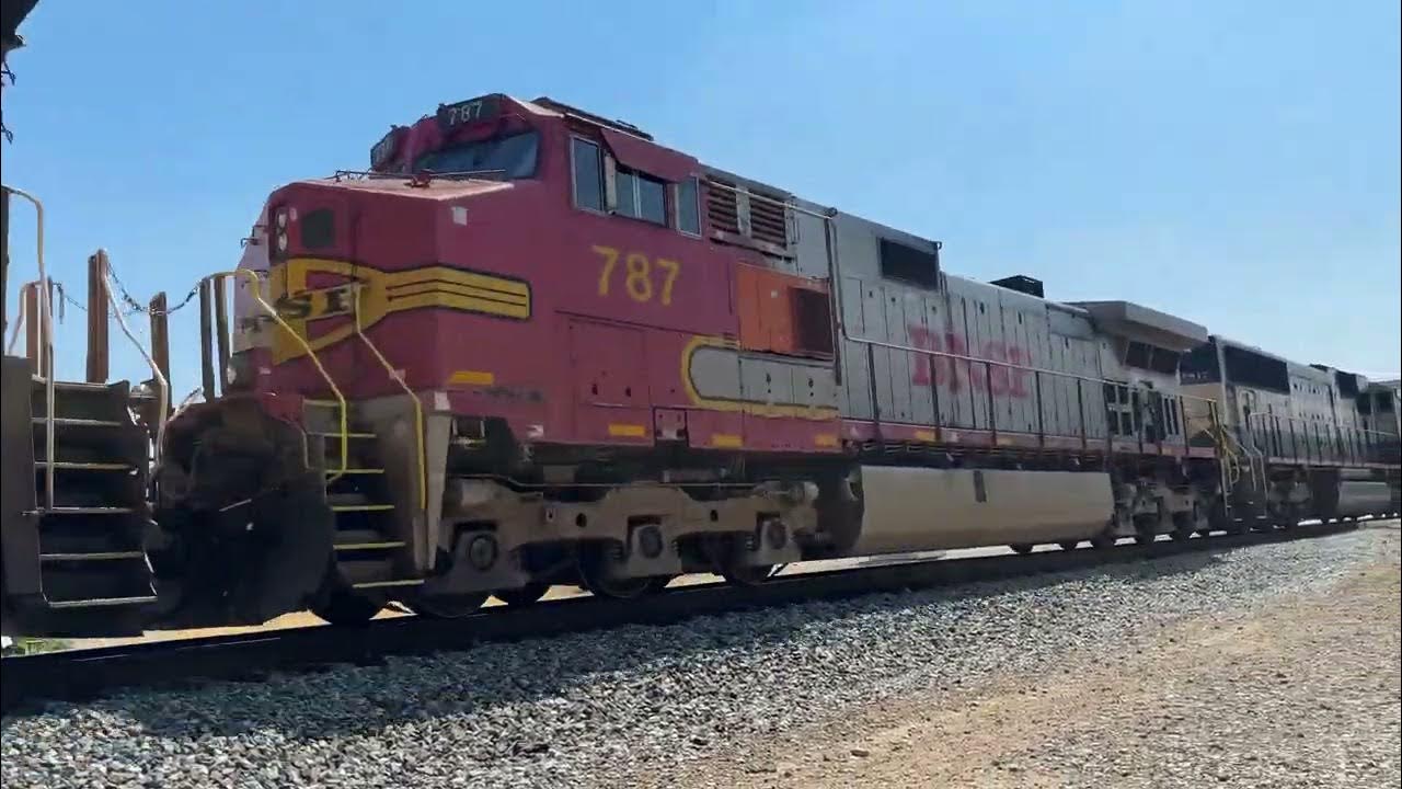 BNSF H BARPAS9 With Warbonnet And Executive Mac Trailing - YouTube