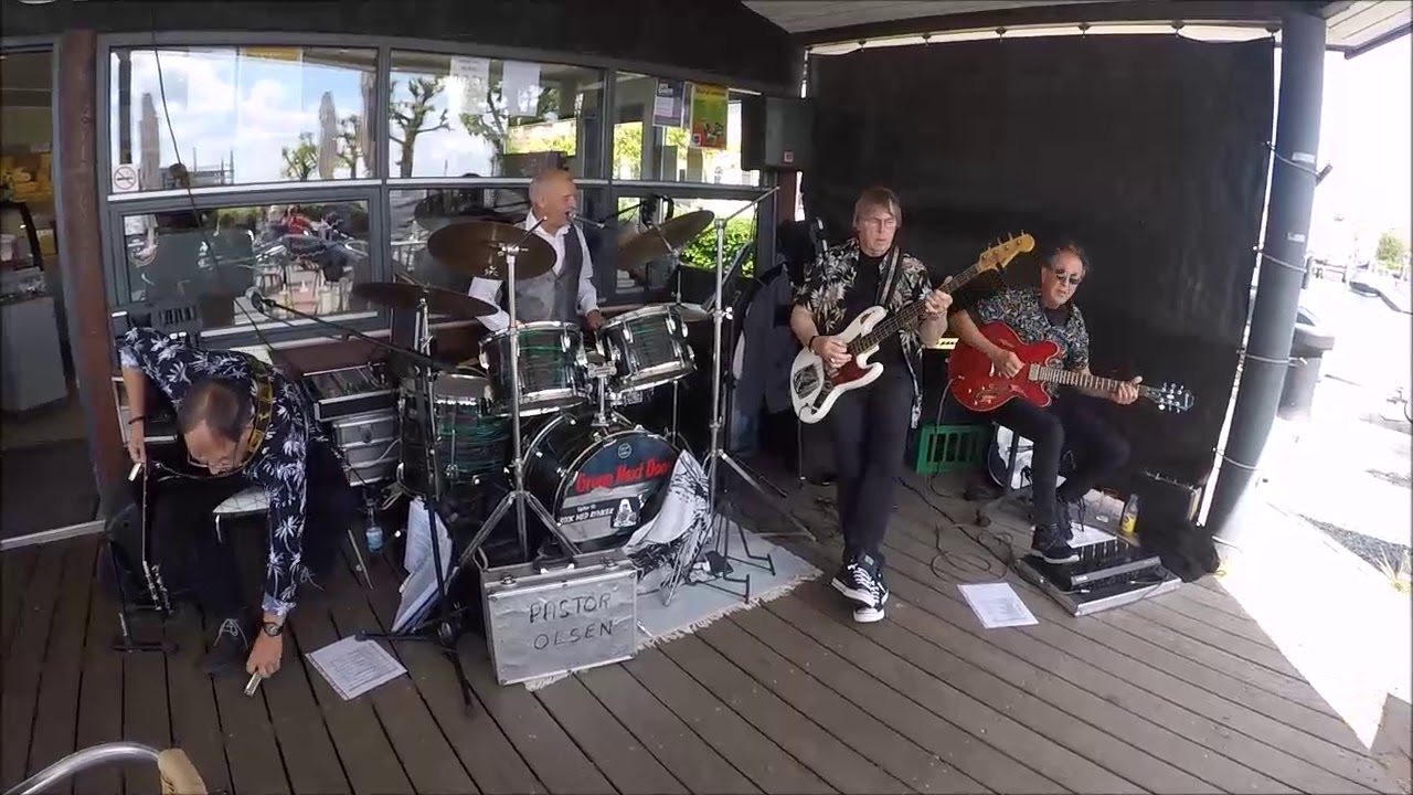 Pastor Olsen's Kvartet. Medley. Go'e gamle fru Olsen, Fed rock og Står ...