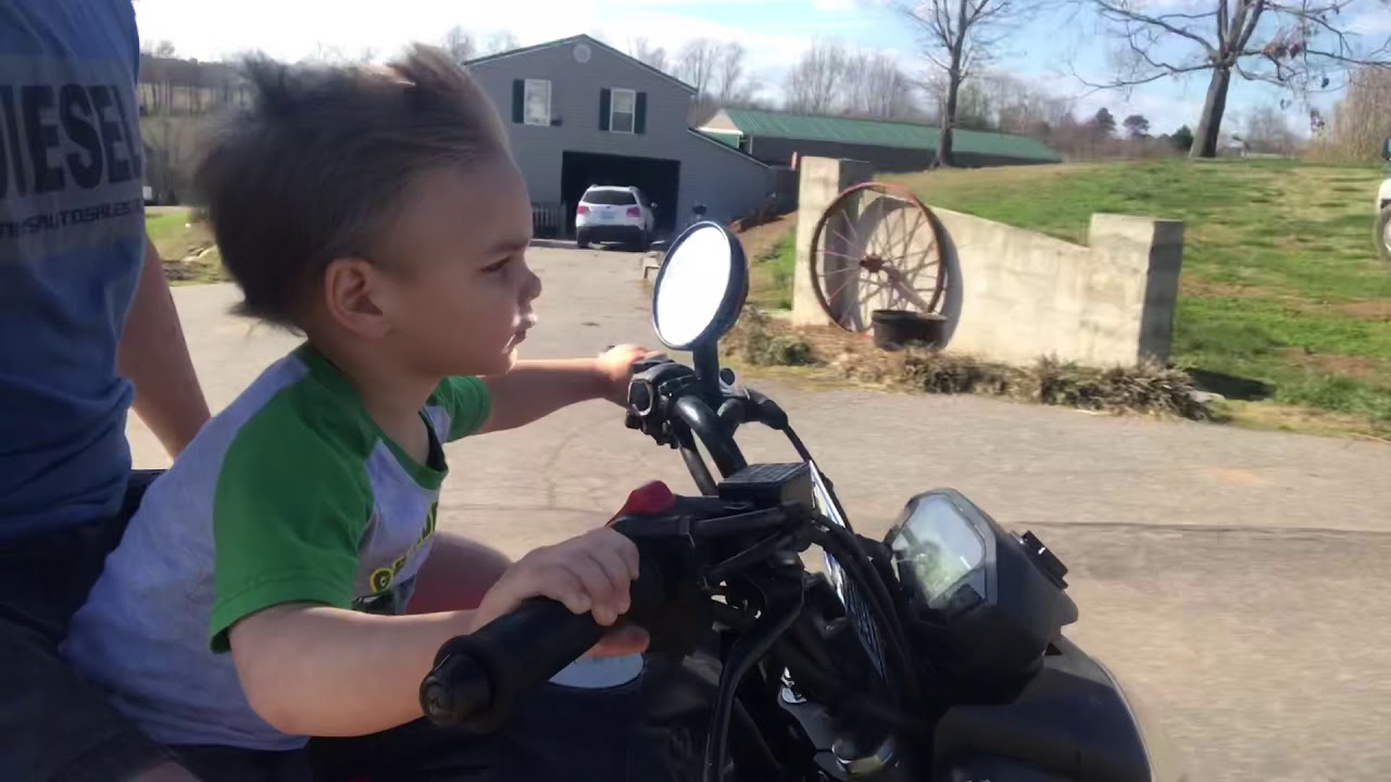 Logan Howell riding the grom - YouTube