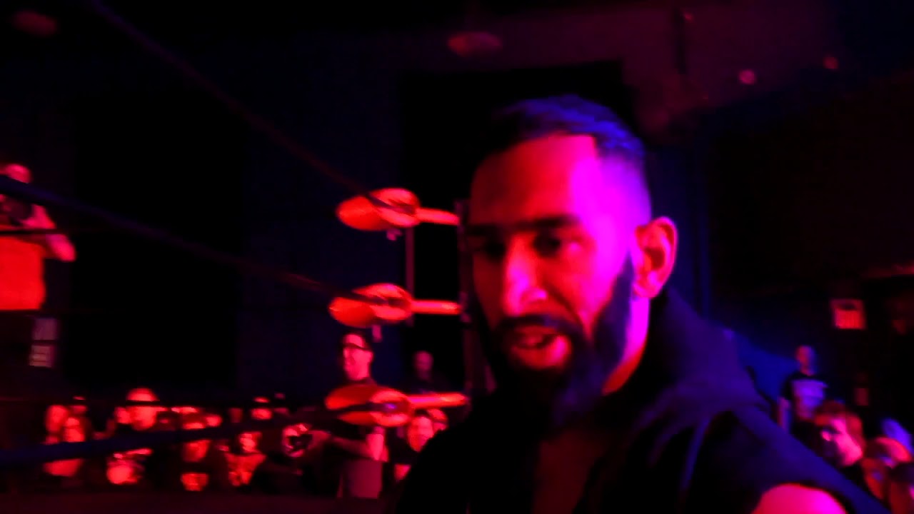 Tarik Entrance in Smash Wrestling - YouTube