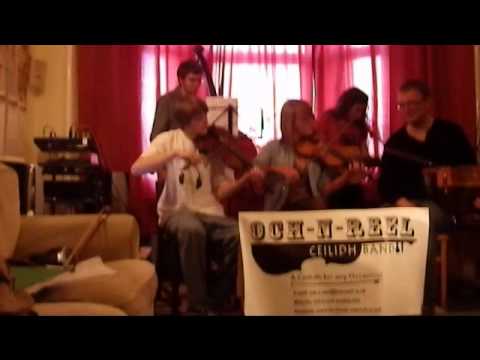 Orcadian Strip the Willow Reels, Och-N-Reel Ceilidh Band - YouTube