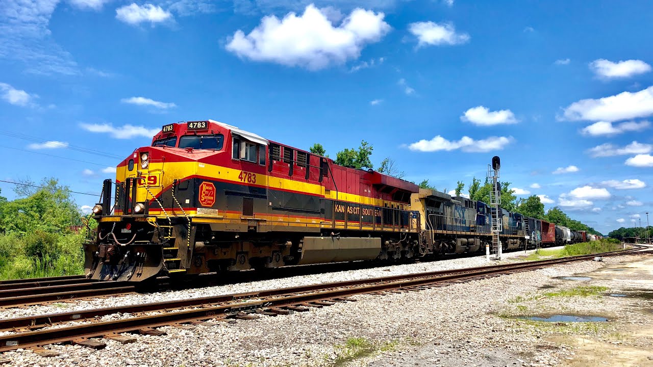 Awesome CSX Railfanning in Savannah, GA with Military Tanks!! - YouTube